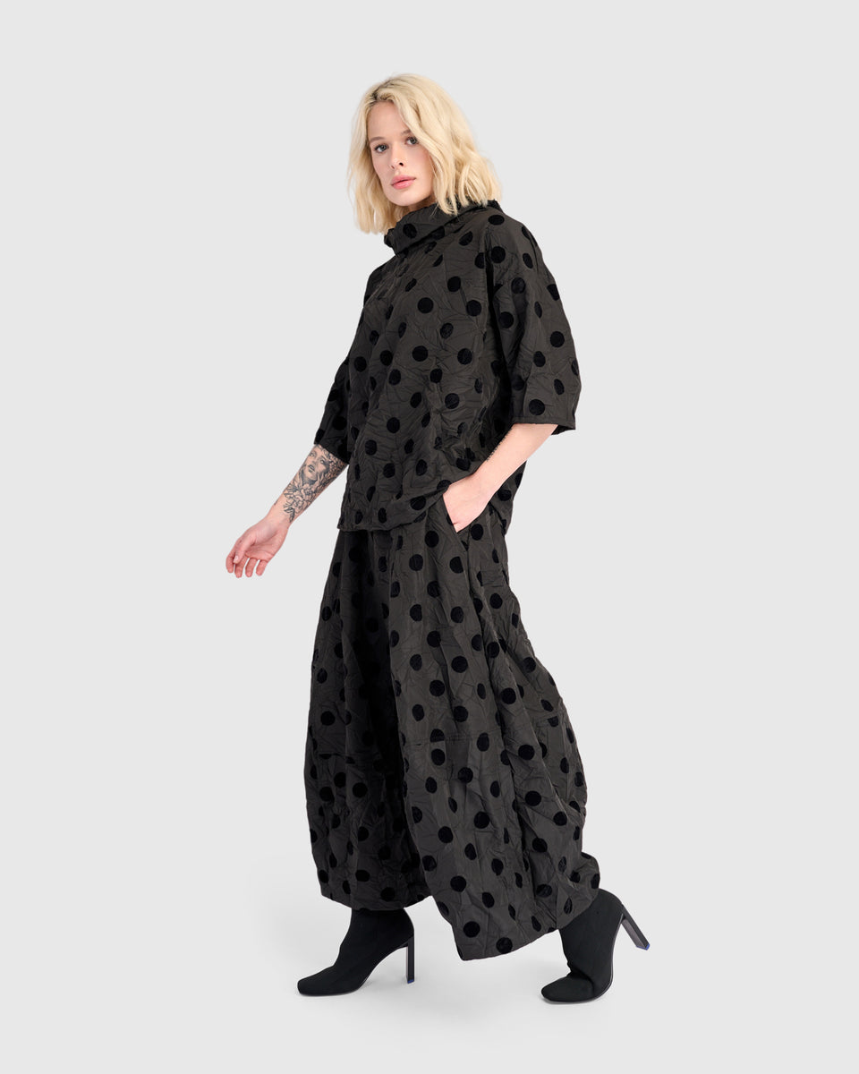 ET742 DOT FLOCKED FUNNEL TOP – Abundance Plus Size Boutique
