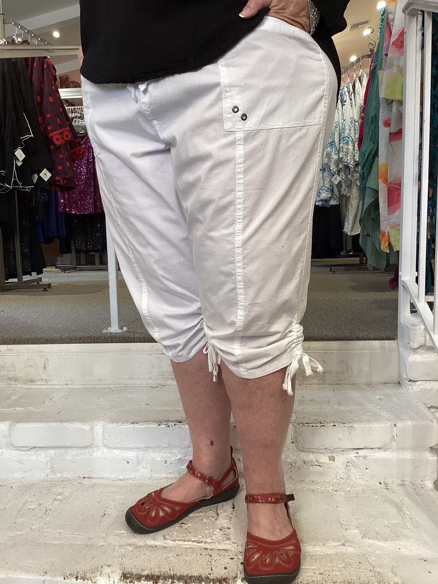 EMMA 19" CAPRI - WHITE – Abundance Plus Size Boutique